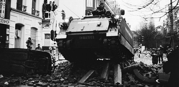 “Geen Woning, Geen Kroning”: de Kroningsrellen van 1980 | IsGeschiedenis